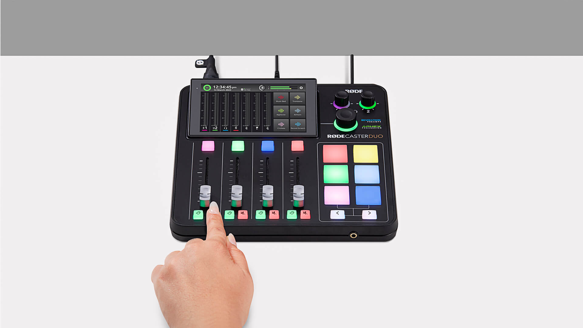 RØDECaster Duo | Setting Up Channels and Outputs | RØDE (US)