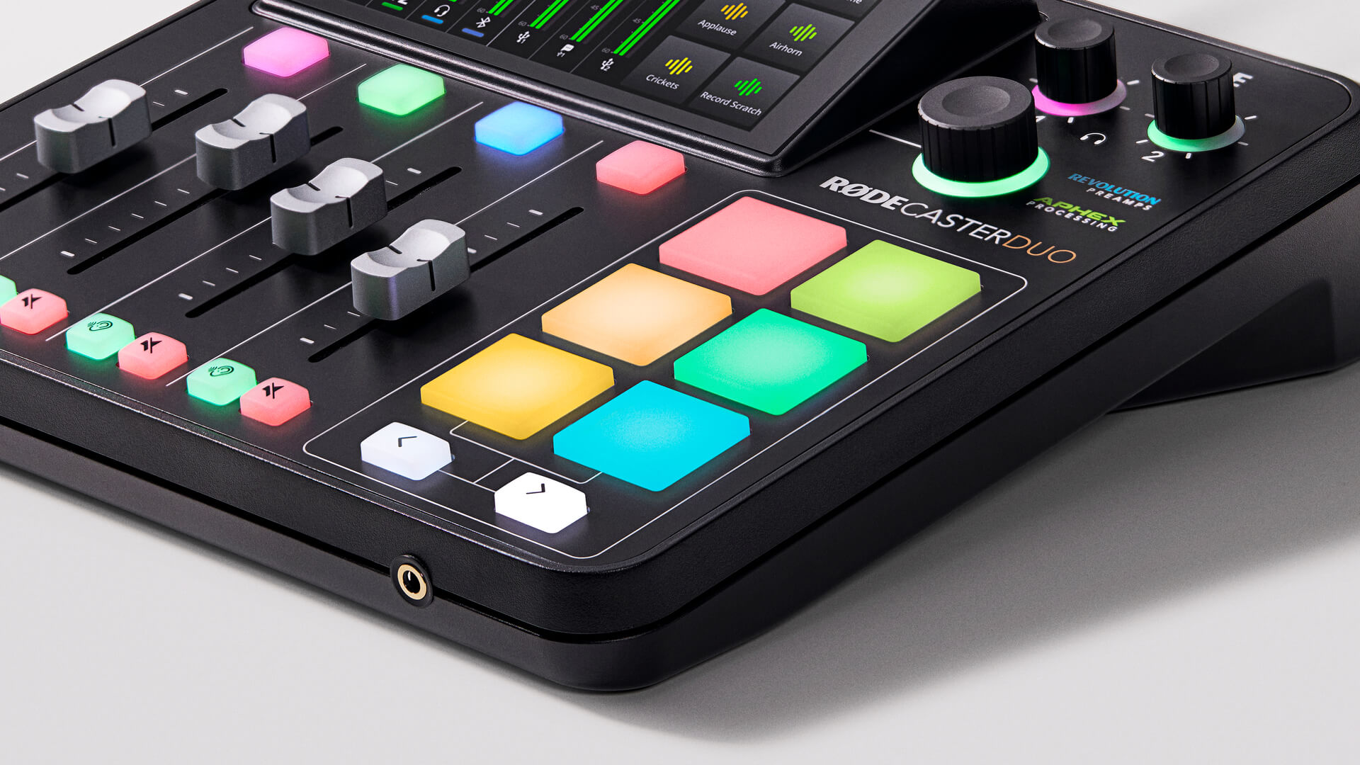 RØDECaster Duo | Using the SMART Pads | RØDE